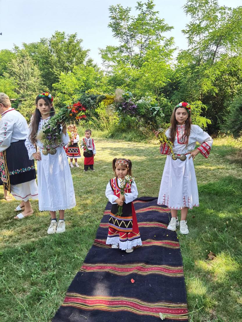 Празник на билките в село Асеновци Darik Bg